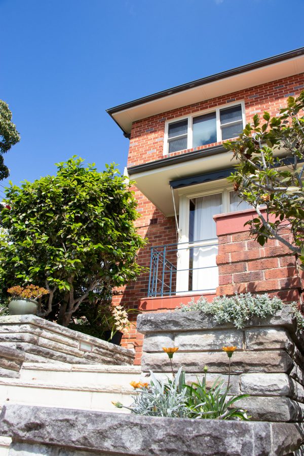 Mid century modern red textured brick matching - Lincoln Bricks